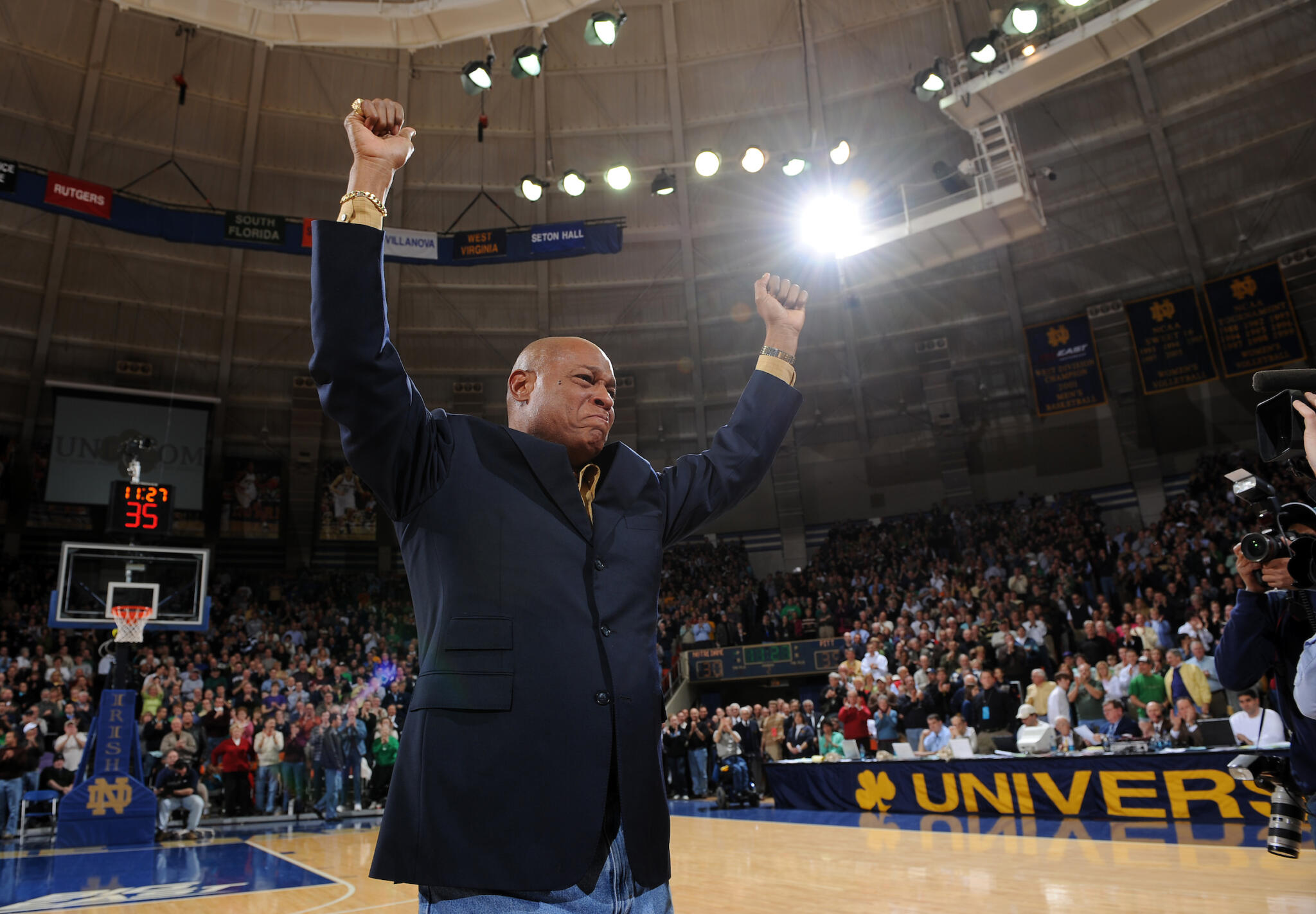 AUSTIN CARR – Notre Dame Fighting Irish – Official Athletics Website