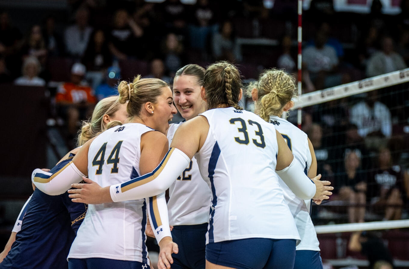 Irish Defeat Bulldogs In Five Set Battle – Notre Dame Fighting Irish ...